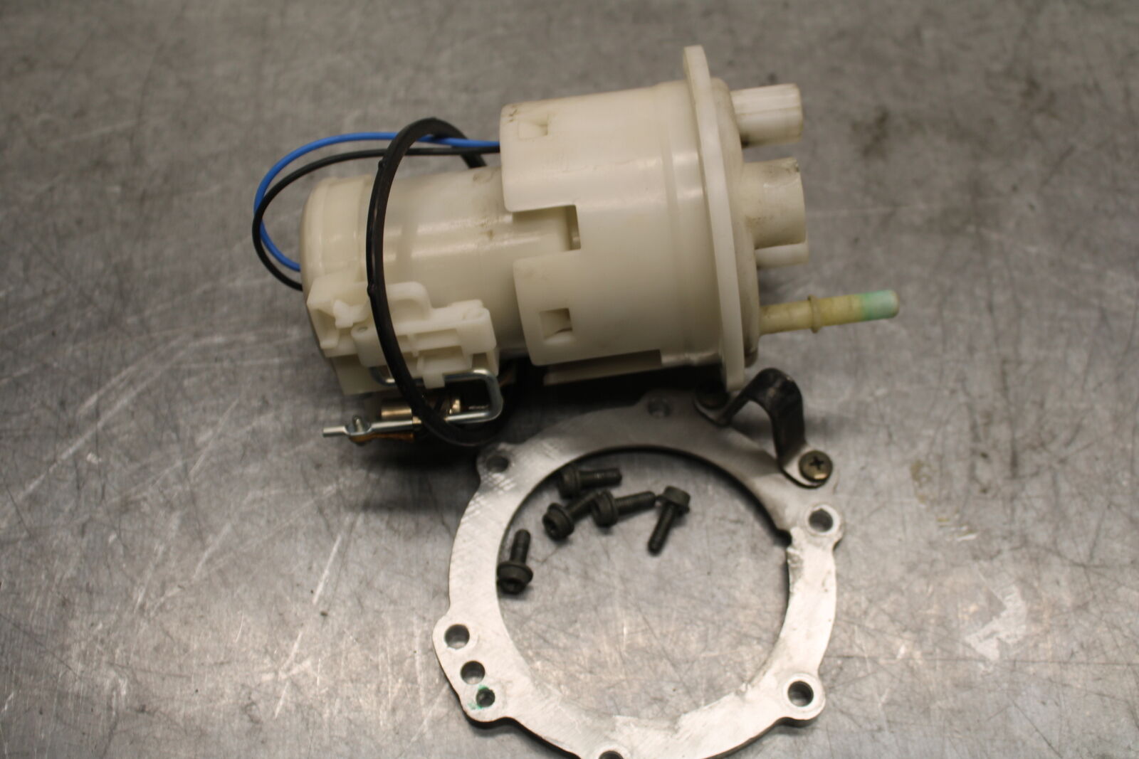 06 YAMAHA YZF R6 FUEL PUMP GAS PETROL SENDER UNIT 2C0-13907-01-00 BB71 ...